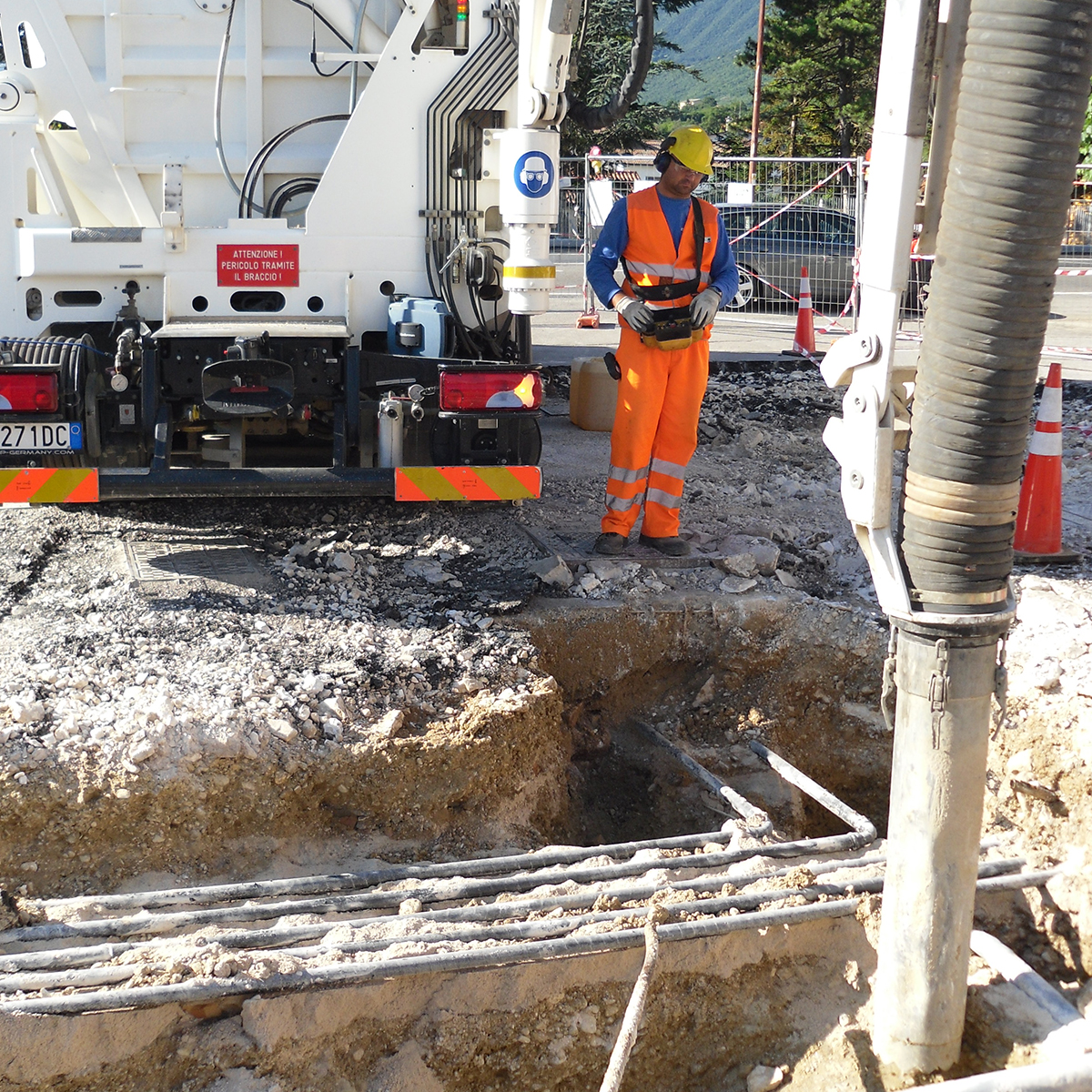 Safe Digging - Gerotto Trucks